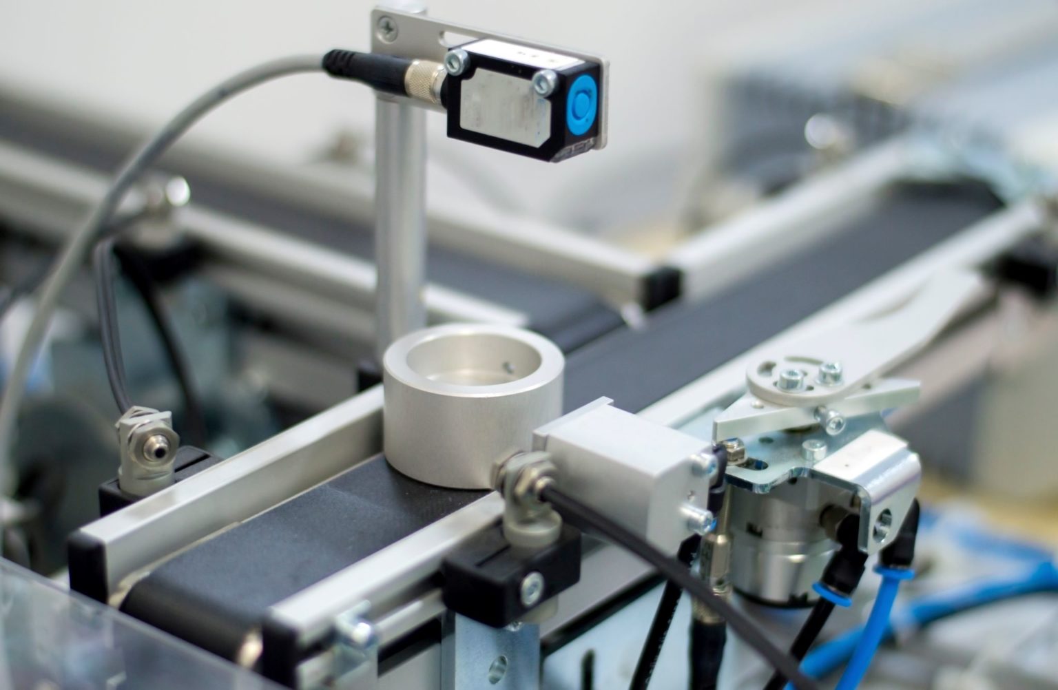 Fiber Optic Design Advances to Hybrid Active Optical Xtreme